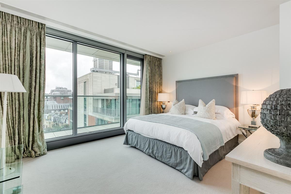 Knightsbridge, SW1X - Landstones