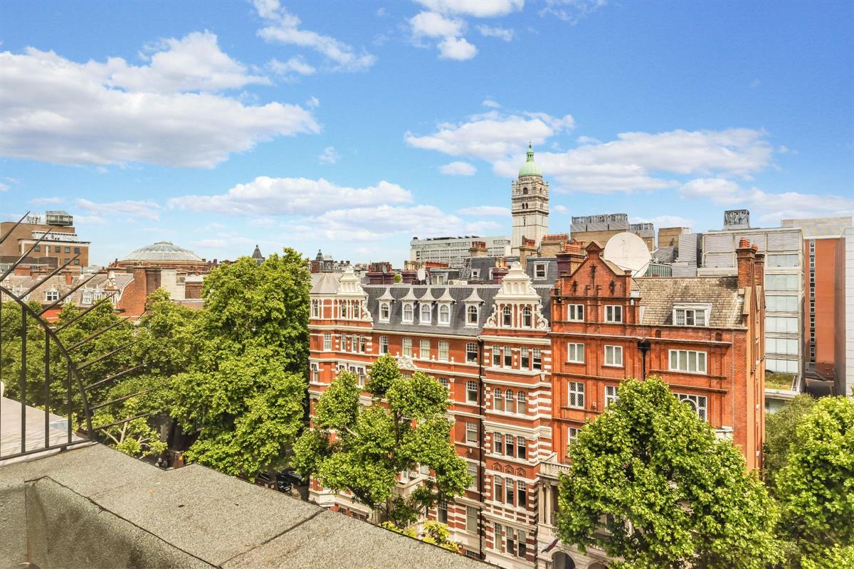 Queen's Gate, SW7 - Landstones